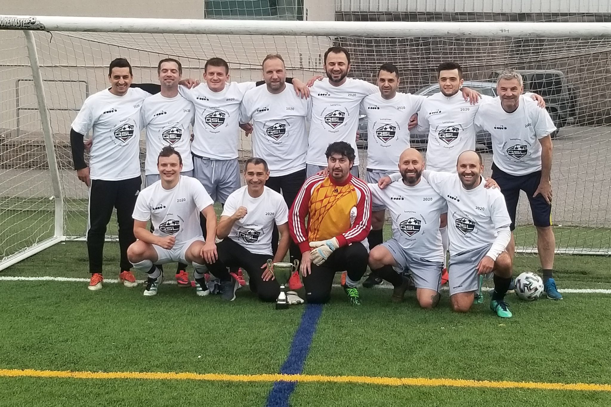 Echipa de fotbal Loyal Transport, entuziasm și performanță - Accent ...